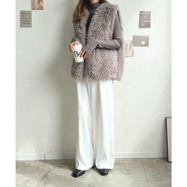 しなやかな落ち感と脚長効果抜群。ポケットデザインセンタータックスラックス[品番：FI000007970]｜futier land（フ ...