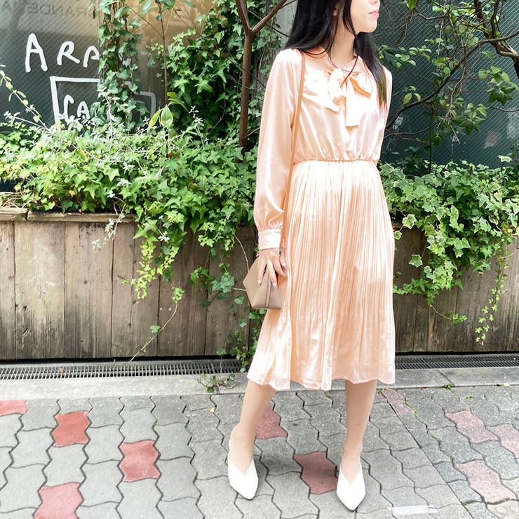 ボウタイプリーツ長袖ワンピース[品番：TAXW0002566]｜TAXI （タクシー ）のレディースファッション通販｜SHOPLIST ...